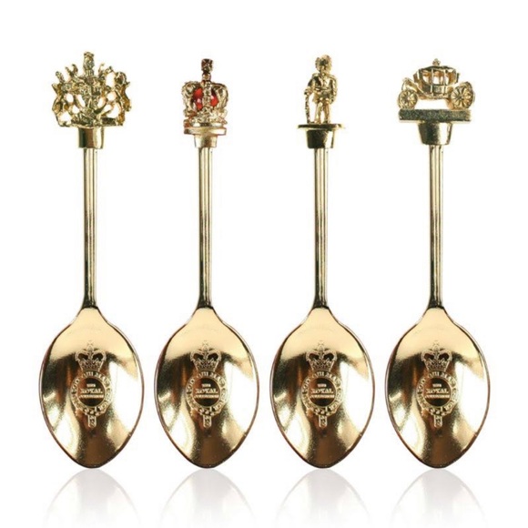 Kitchen | Nwt Buckingham Palace Royal Collection 22 Karat Gold Plated ...
